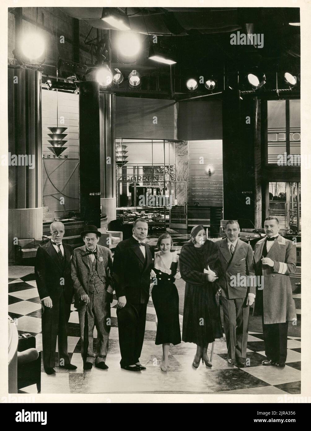 Garbo with cast hi-res stock photography and images - Alamy