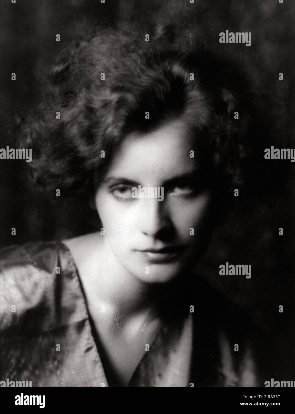 Portrait photo of Greta Garbo by Arnold Genthe, 1925 Stock Photo - Alamy