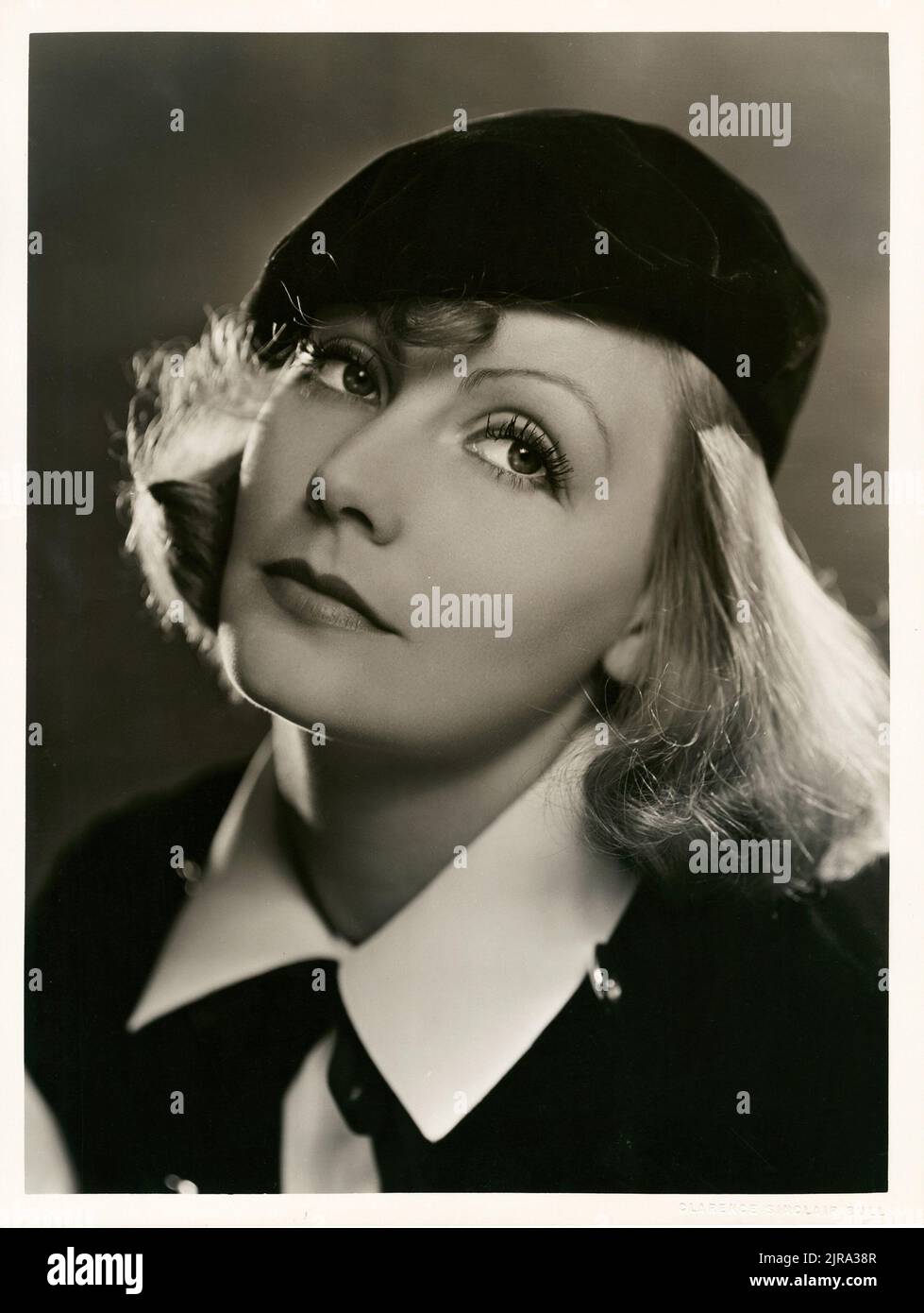 Garbo wearing a beret hi-res stock photography and images - Alamy
