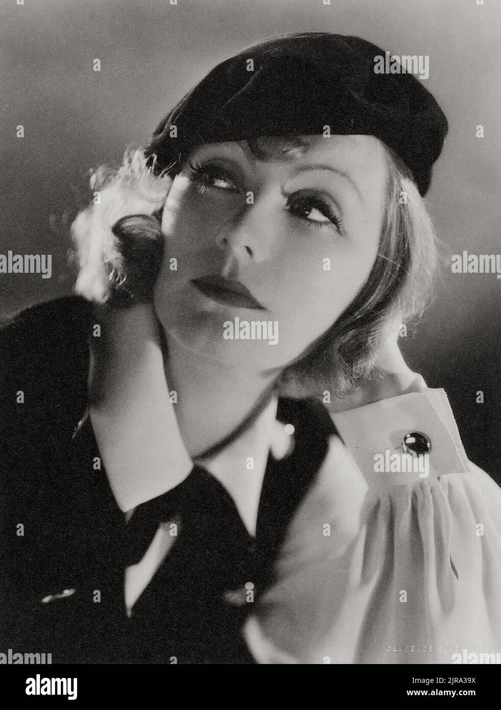 Garbo wearing a beret hi-res stock photography and images - Alamy