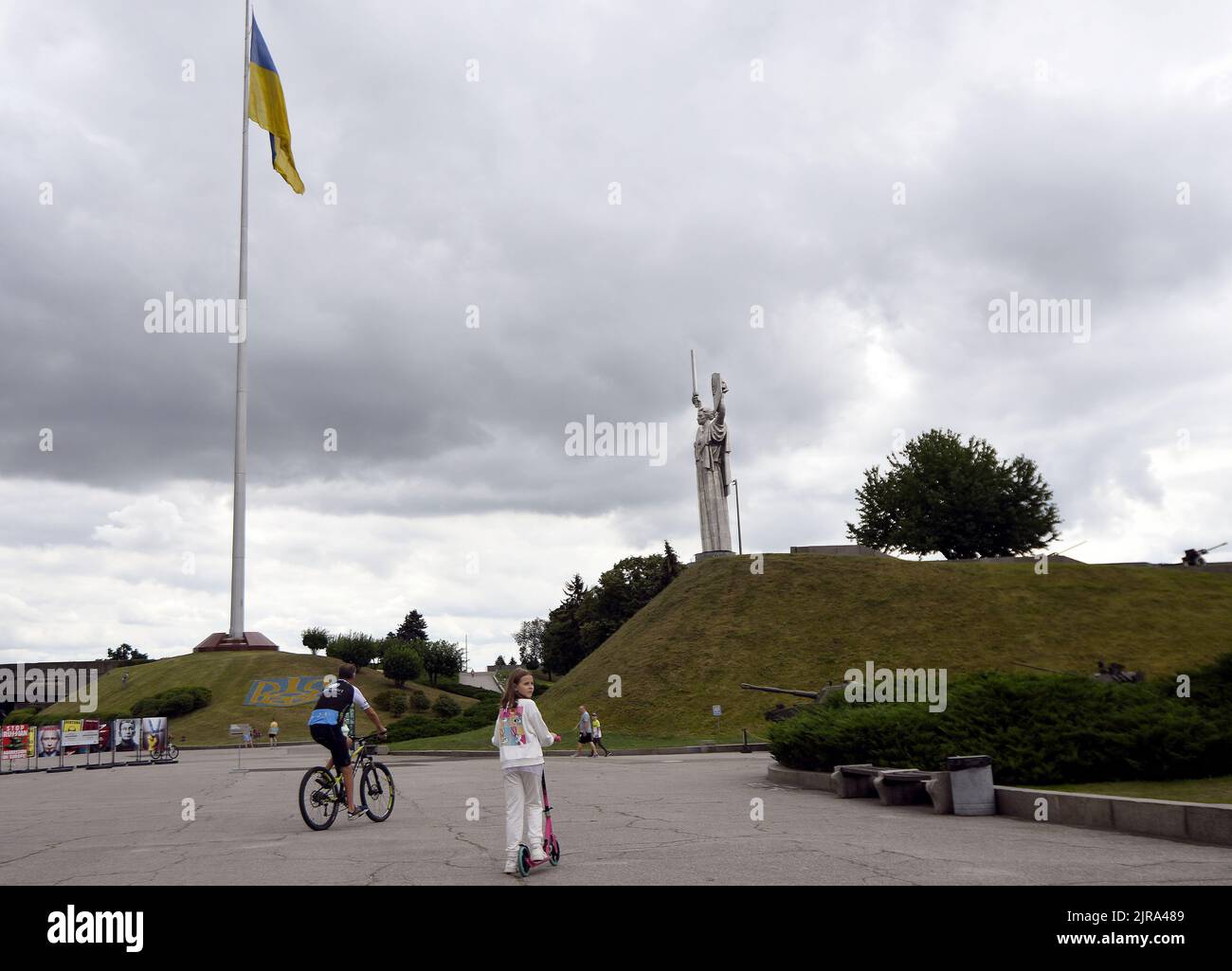 Non Exclusive: KYIV, UKRAINE - AUGUST 20, 2022 - The Motherland ...
