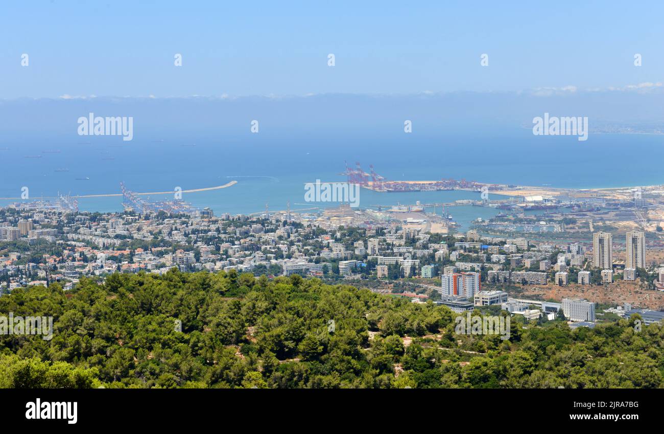 Seaport views hi-res stock photography and images - Alamy