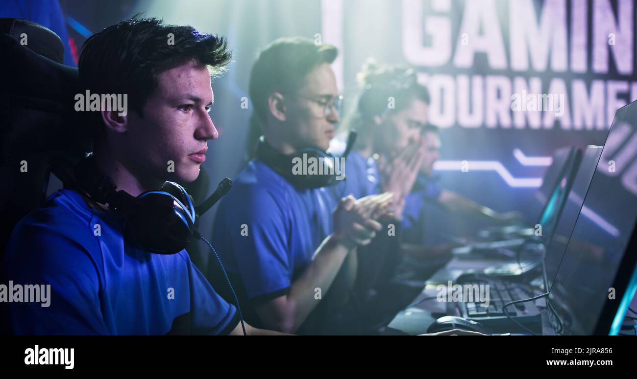 Esport video game tournament team hi-res stock photography and images ...
