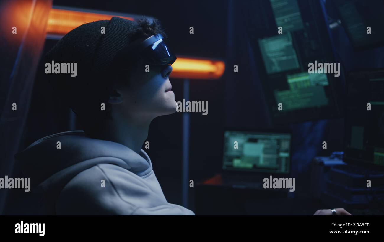 Cybersecurity computers hi-res stock photography and images - Alamy