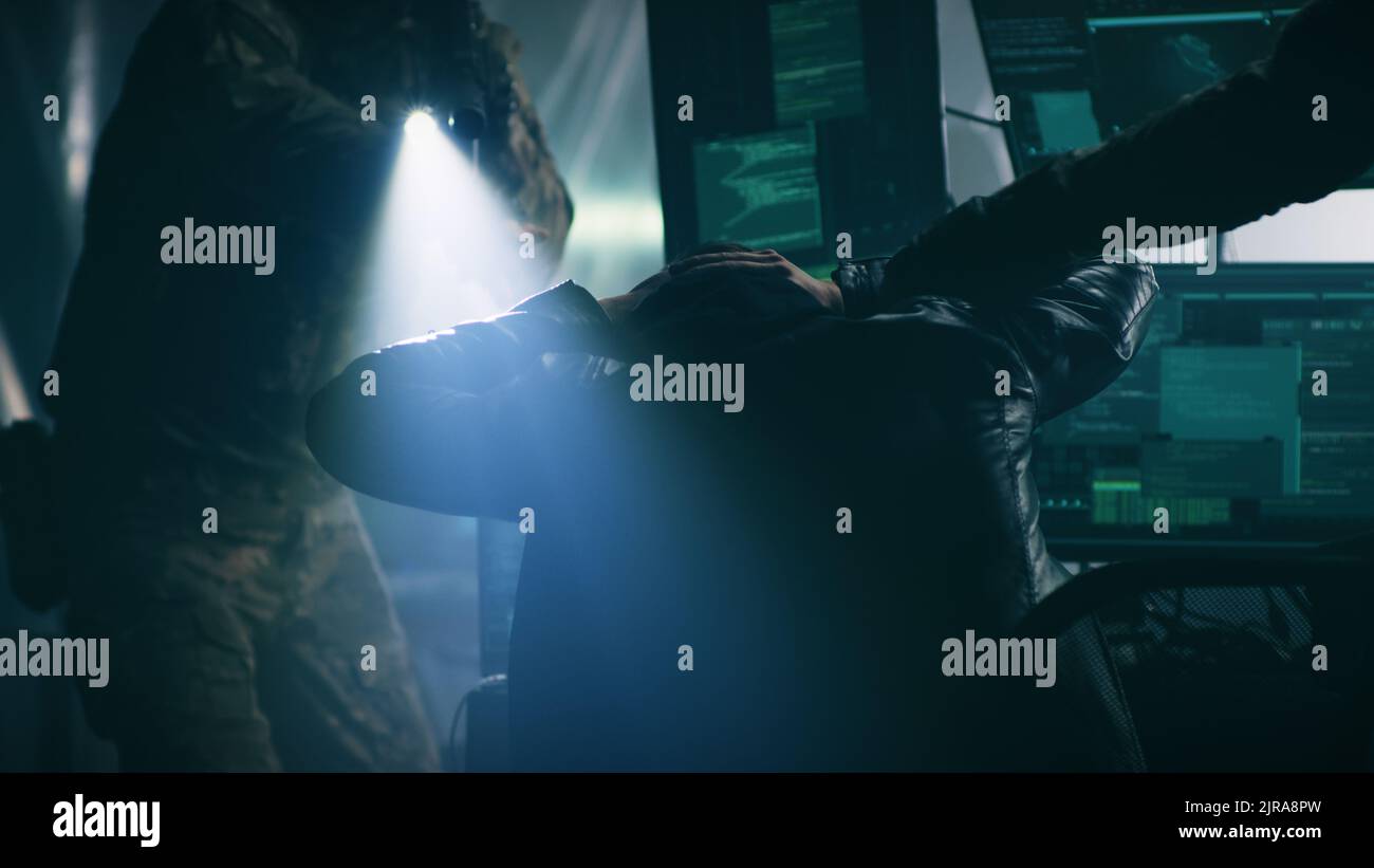 Police in uniform hi-res stock photography and images - Alamy