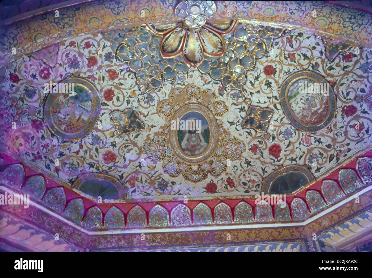 Ceiling architecture, Jaisalmer Palace, Rajasthan, India Stock Photo ...