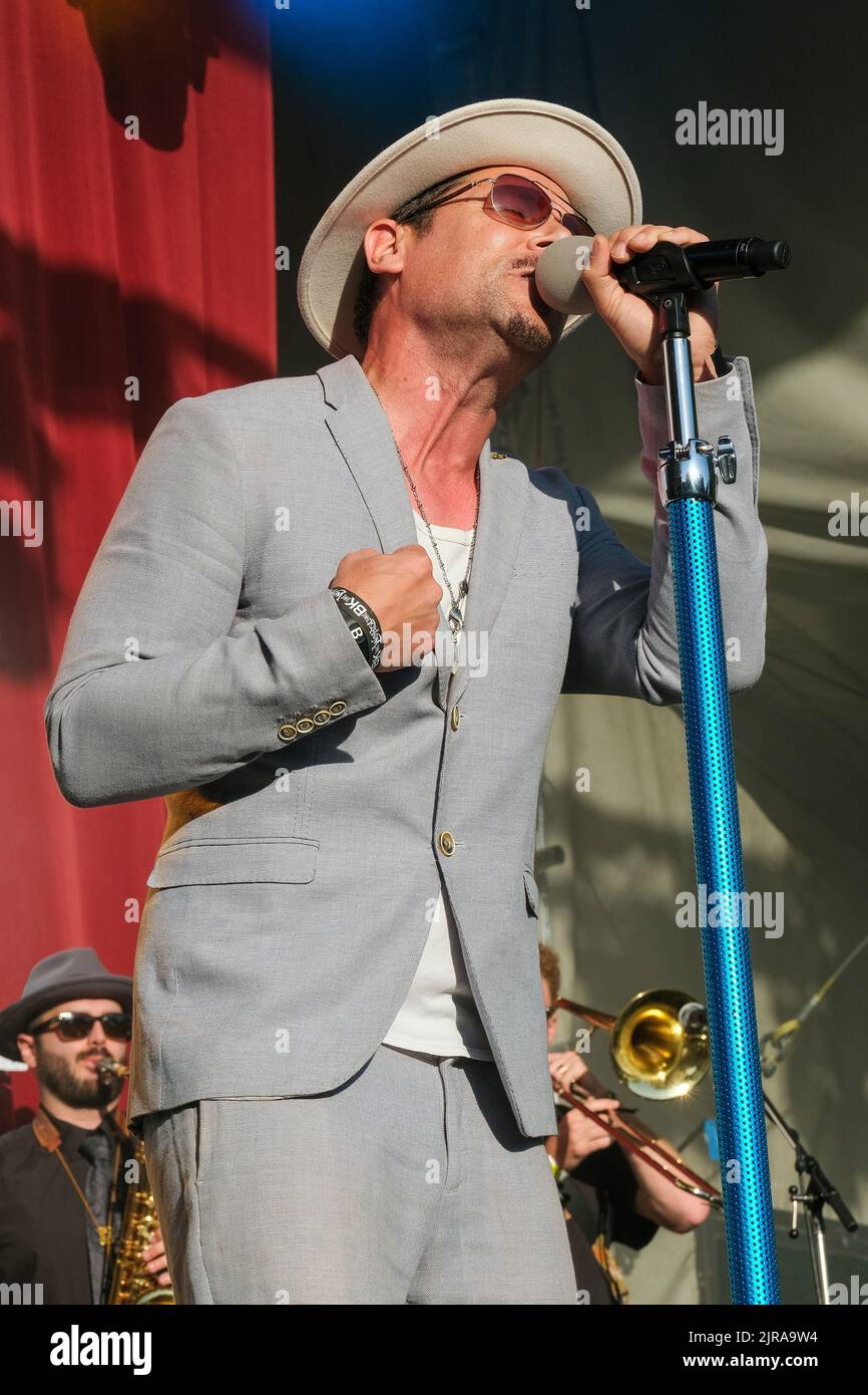 Tyber Cranstoun of The Dualers performing at Weyfest Festival, Tilford ...