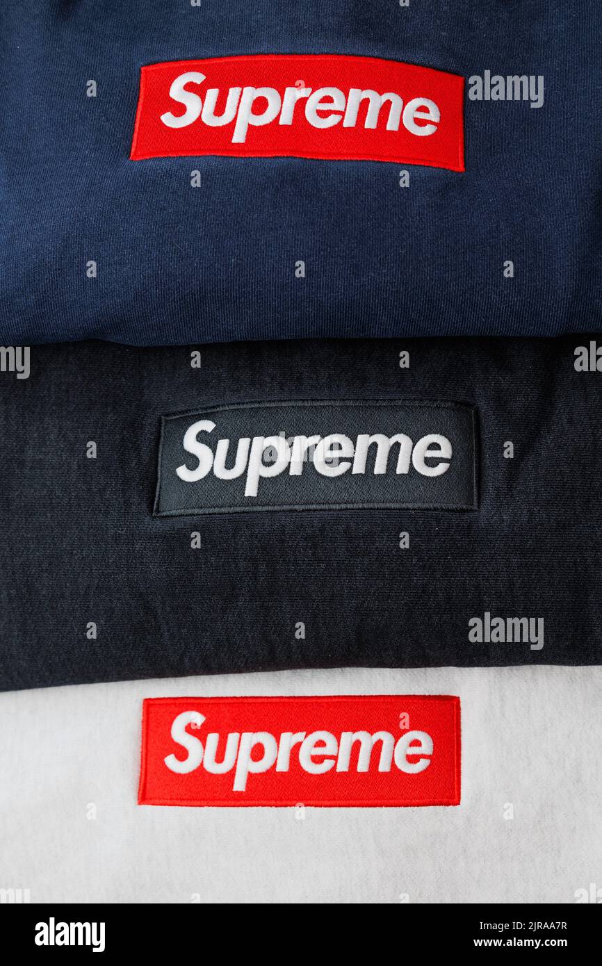 Supreme logo hi-res stock photography and images - Alamy