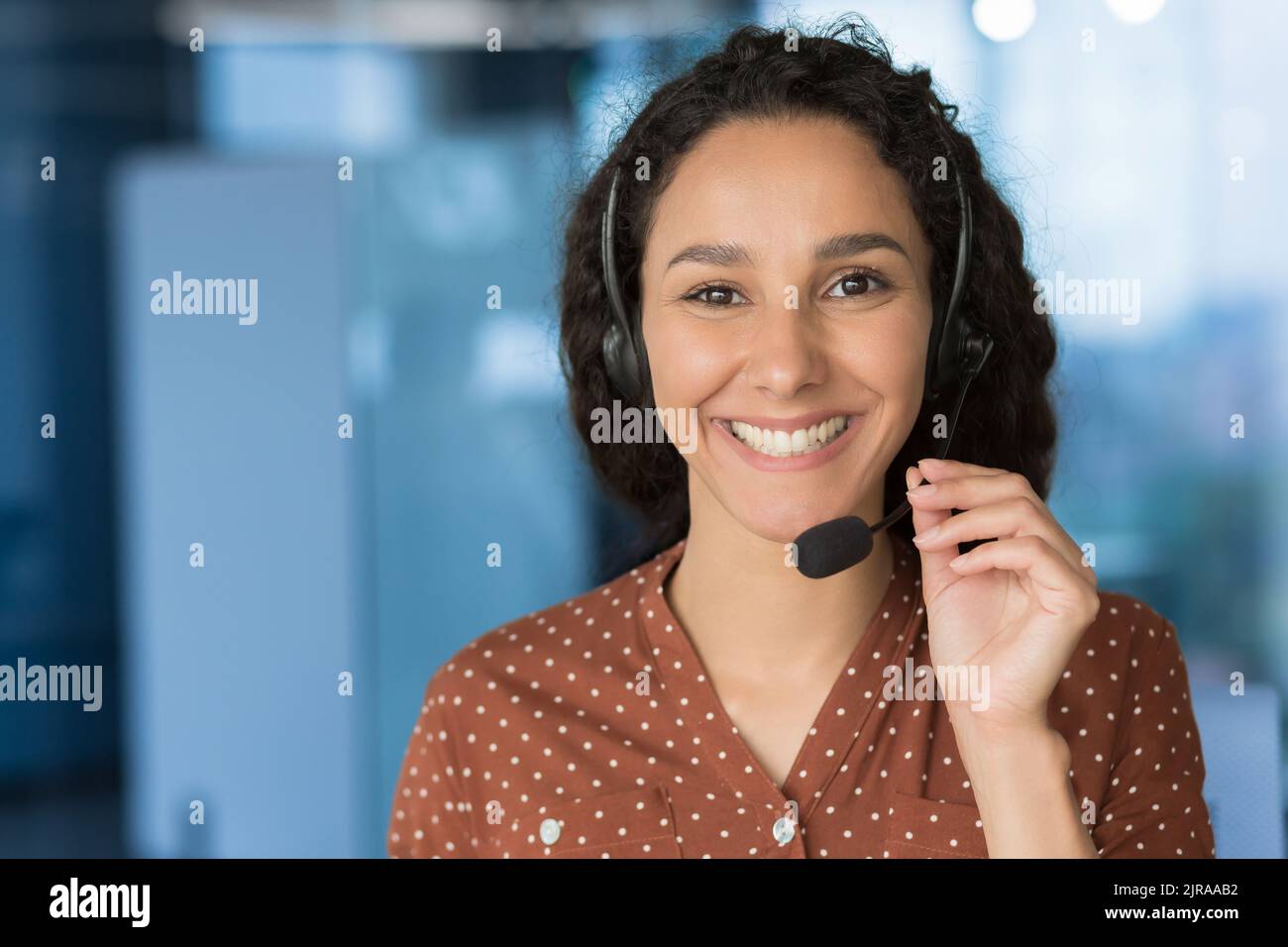 Using headset phone call client hi-res stock photography and images - Alamy