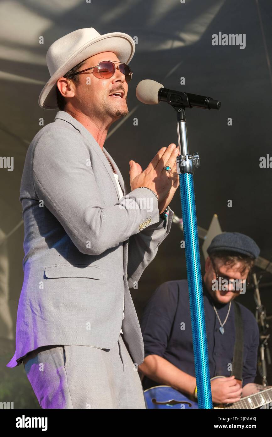 Tyber Cranstoun of The Dualers performing at Weyfest Festival, Tilford ...