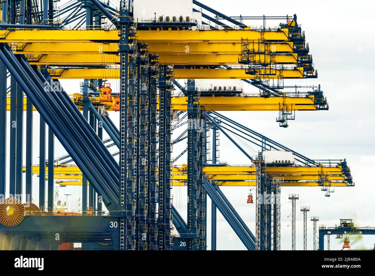 Container ships loading at Eastern seaboard harbor Stock Photo - Alamy