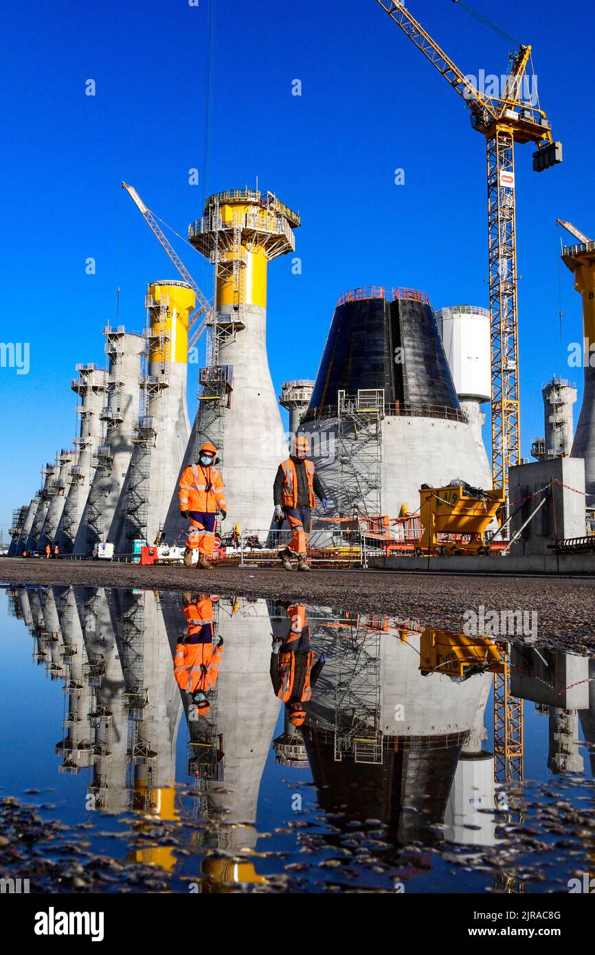 Le Havre (north-western France): construction site of the offshore ...