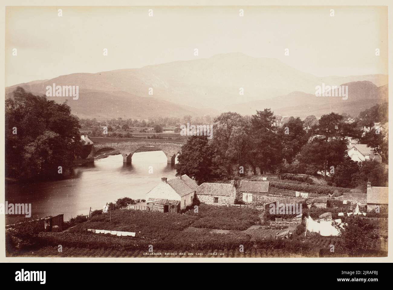 Bridge callander ben ledi hi-res stock photography and images - Alamy