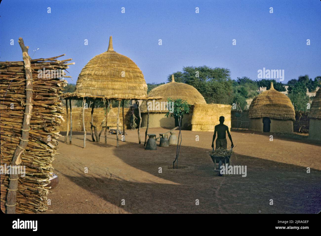 Niger, Niamey: straw huts, traditional dwellings, 1963 Stock Photo - Alamy