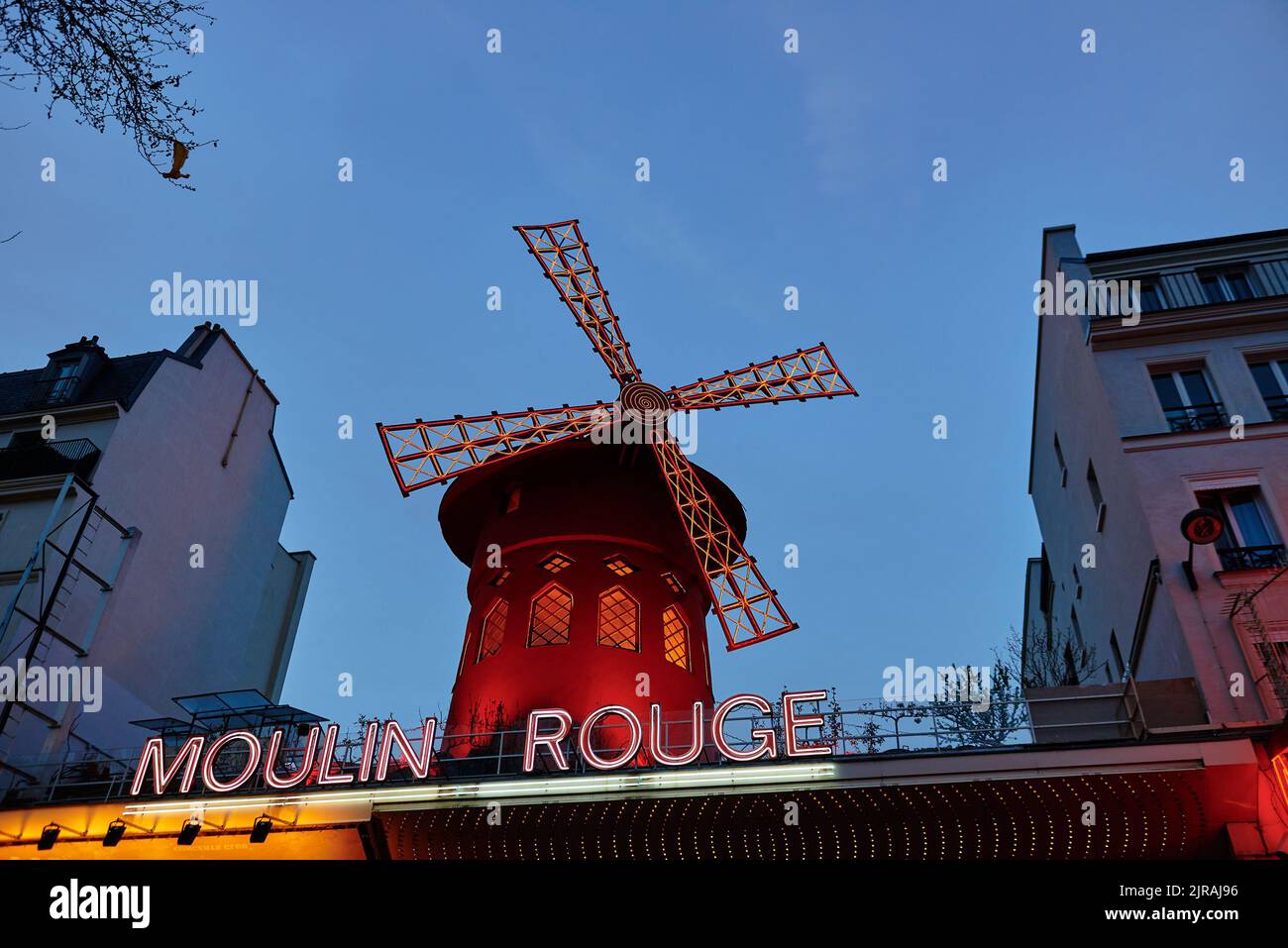 Vintage paris moulin rouge hi-res stock photography and images - Alamy