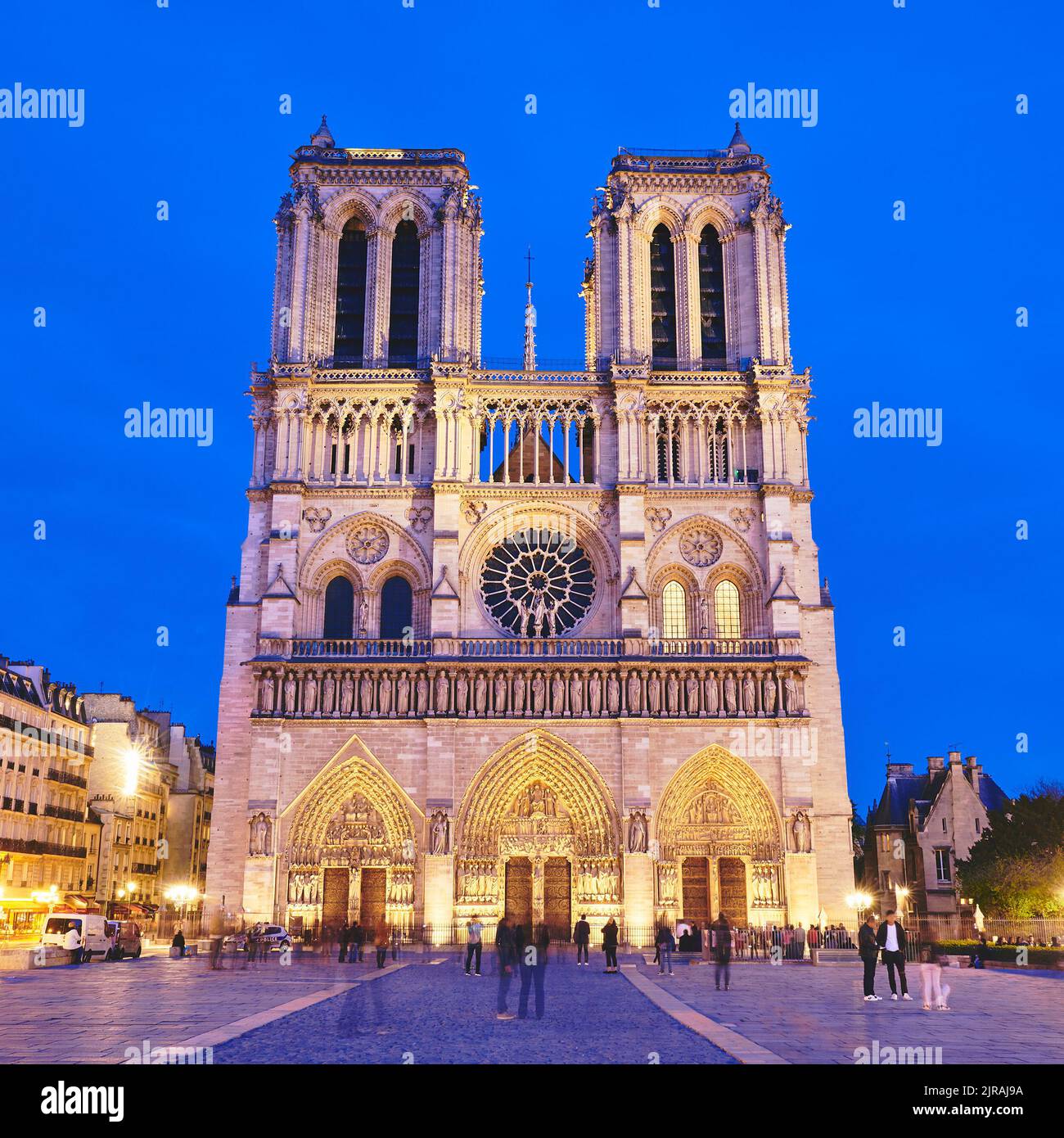 Facade notre dame de hi-res stock photography and images - Alamy
