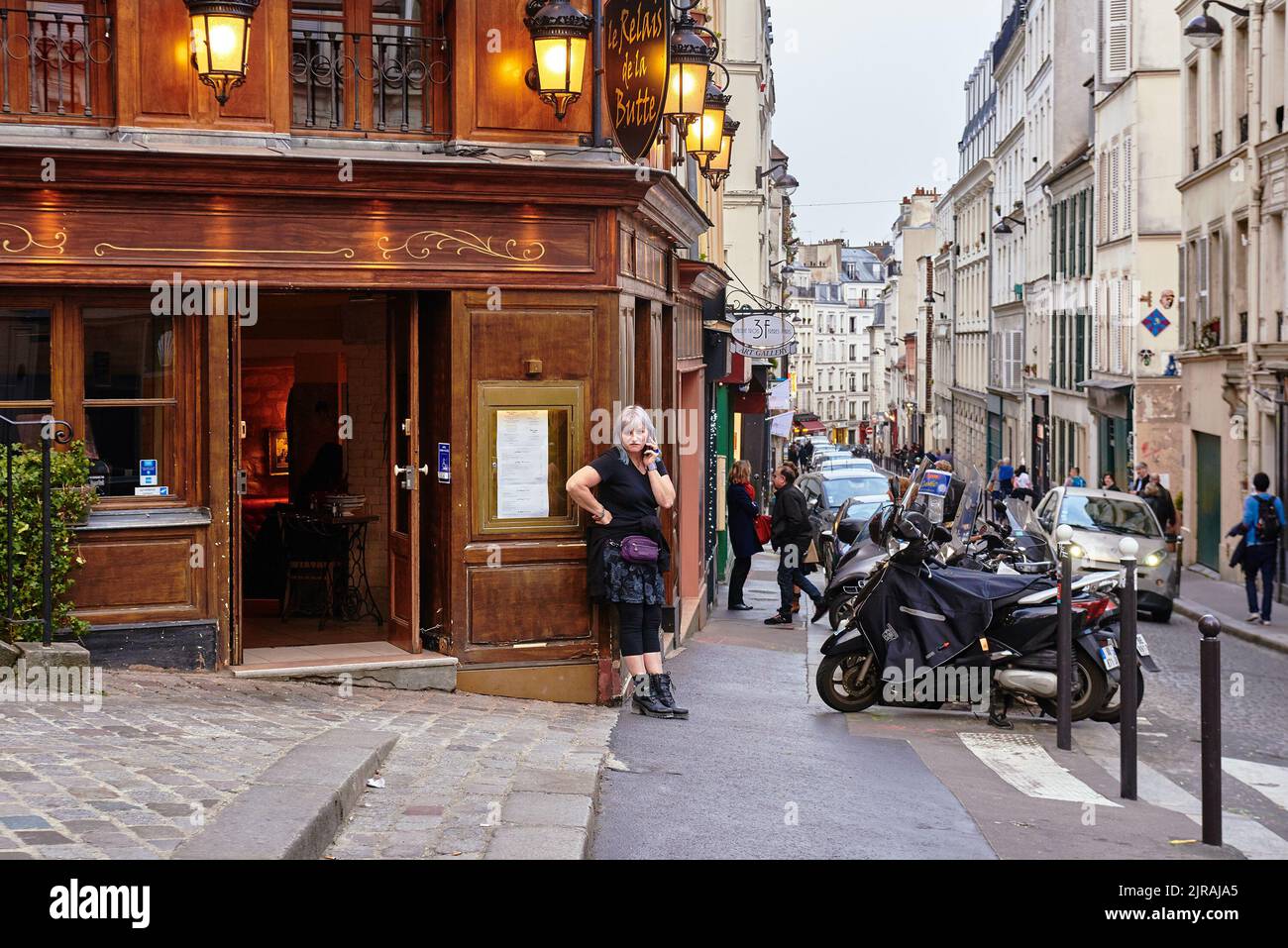 Paris montmartre historic place hi-res stock photography and images - Alamy