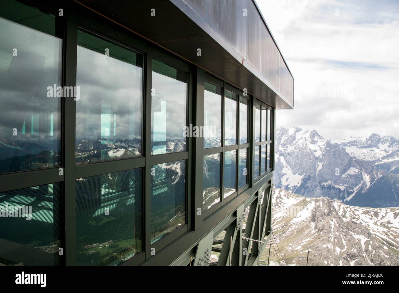 Mountain look out hi-res stock photography and images - Alamy