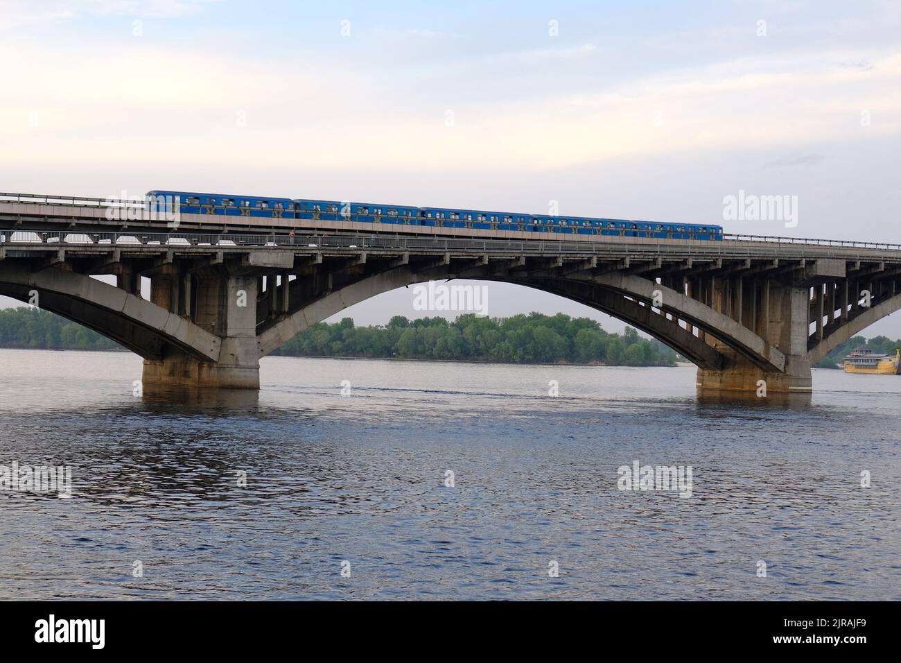 Bridge metro over dnipro hi-res stock photography and images - Alamy