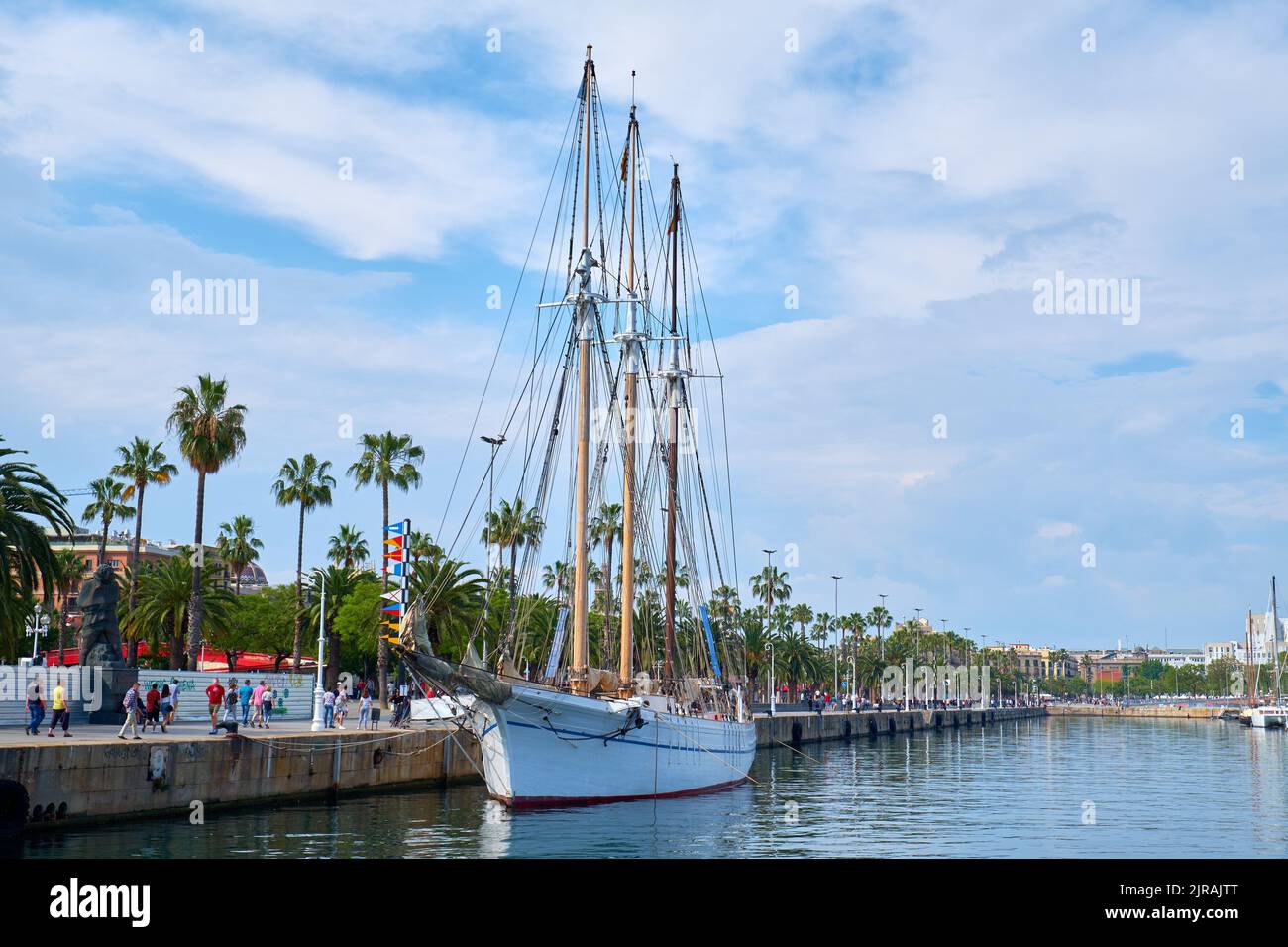 old ship in the port of Barcelona Stock Photo - Alamy