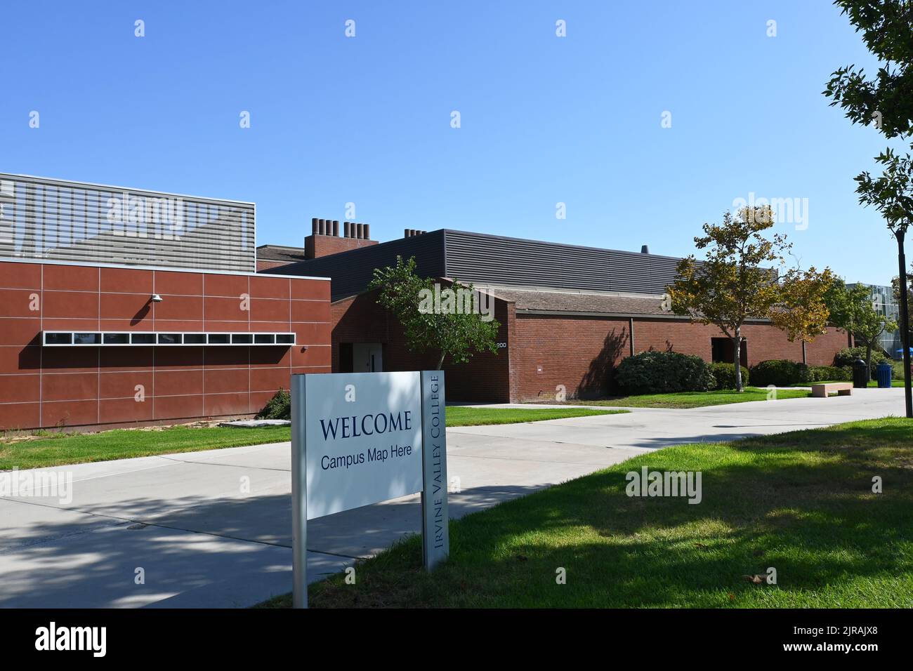 IRVINE, CALIFORNIA - 21 AUG 2022: Welcome sign and map on the campus of ...