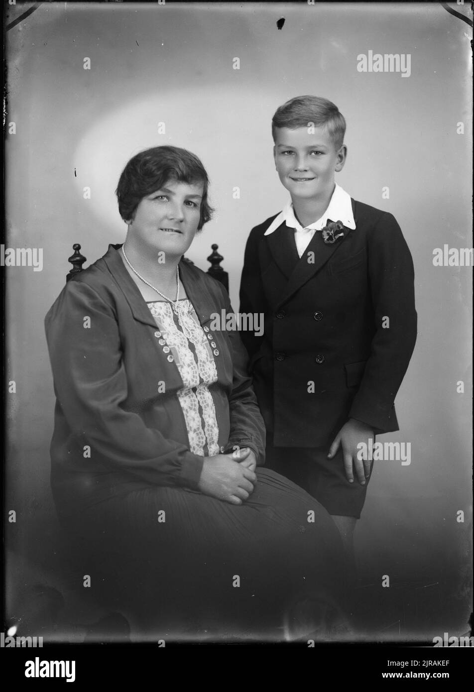 Mrs Yeates 6x8 coupon, circa 1920, Wellington, by Berry & Co Stock ...