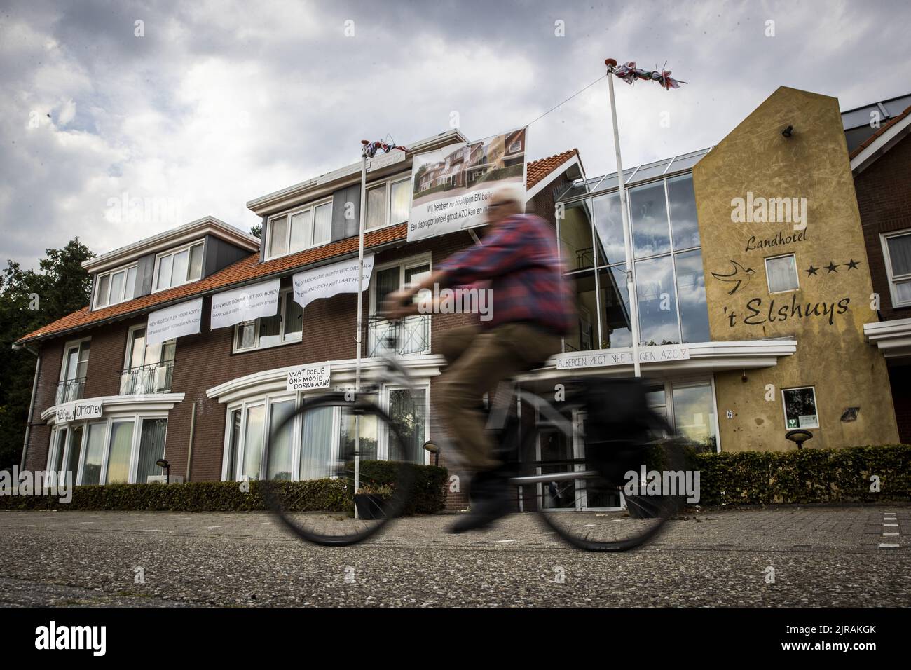2022-08-23 15:08:01 ALBERGEN - Exterior of Landhotel Õt Elshuys in ...