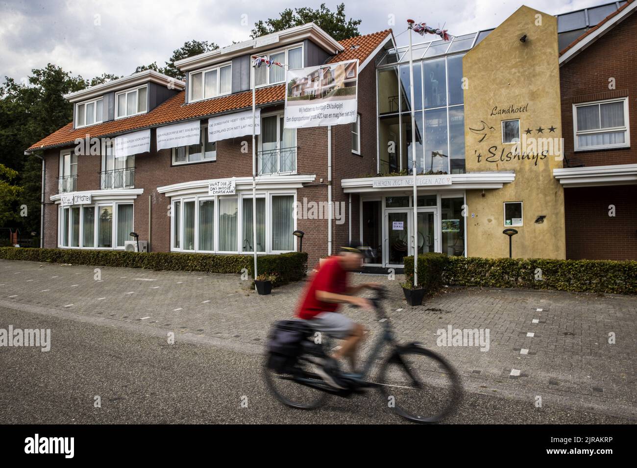 2022-08-23 14:59:44 ALBERGEN - Exterior of Landhotel Õt Elshuys in ...
