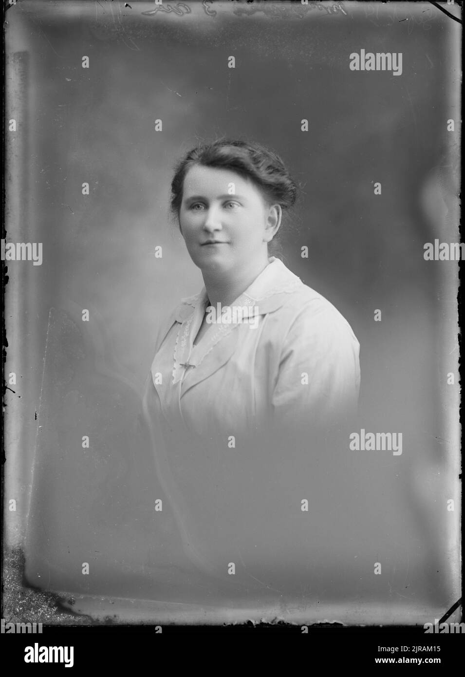 Mrs Bowin 3 cab, circa 1920, Wellington, by Berry & Co Stock Photo - Alamy