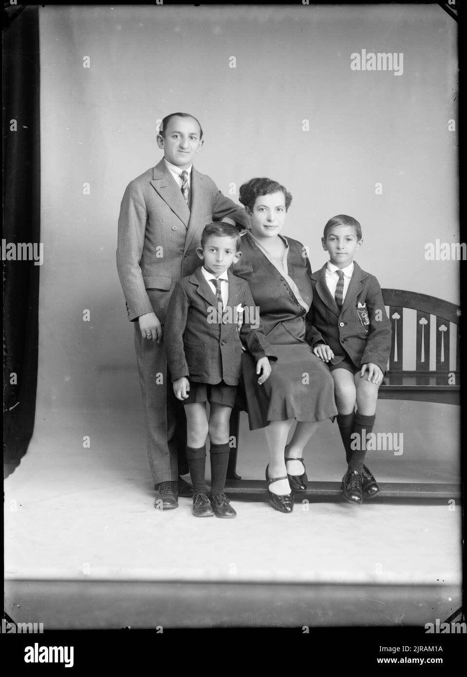 Mr max 1 2 doz cab mr max 1 2 doz cab hi-res stock photography and ...