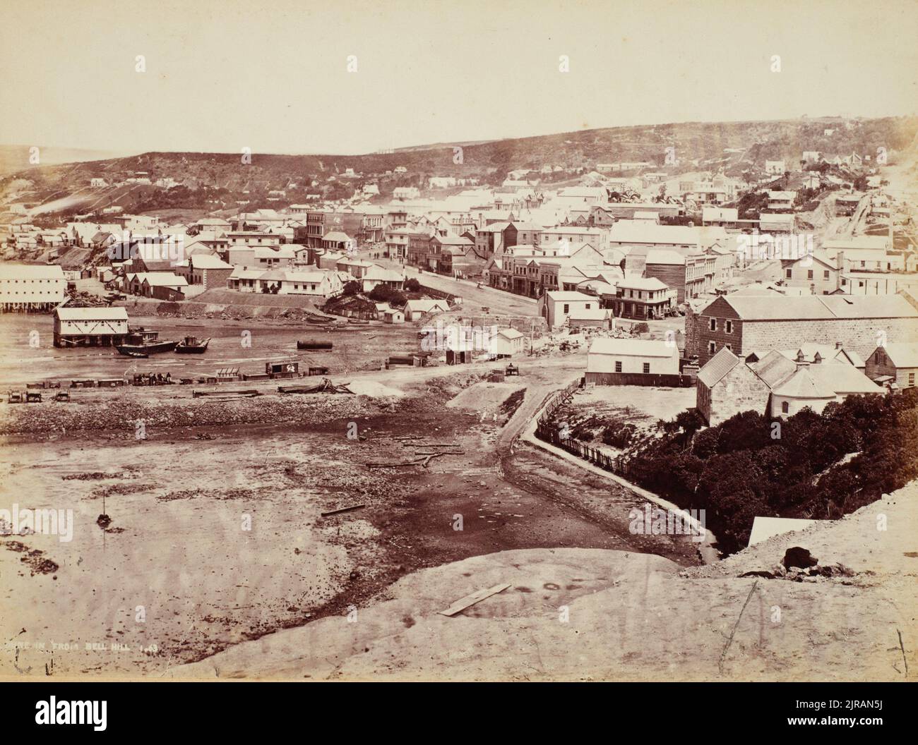Dunedin from bell hill dunedin from bell hill hi-res stock photography ...