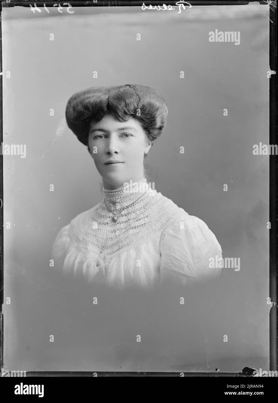 Reeves 6, circa 1920, Wellington, by Berry & Co Stock Photo - Alamy