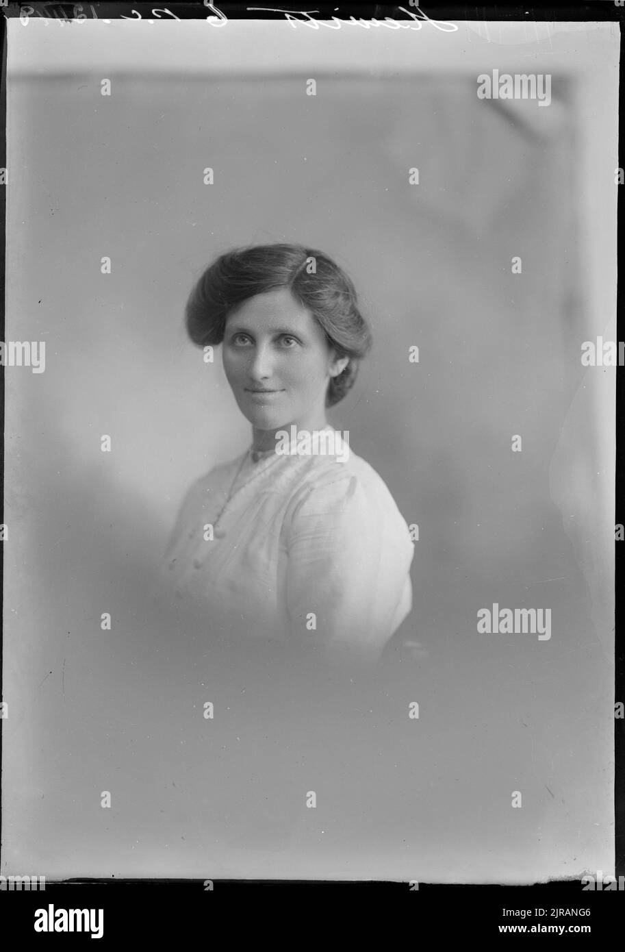 Hewitt 6 PC, circa 1920, Wellington, by Berry & Co Stock Photo - Alamy