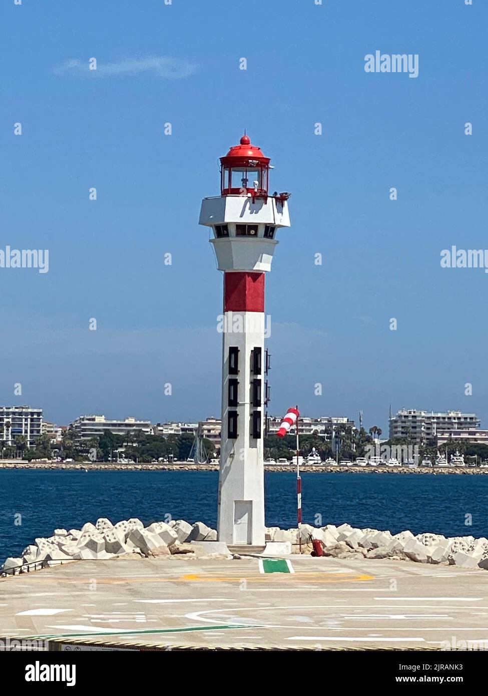 Vertical shot tall lighthouse hi-res stock photography and images - Alamy