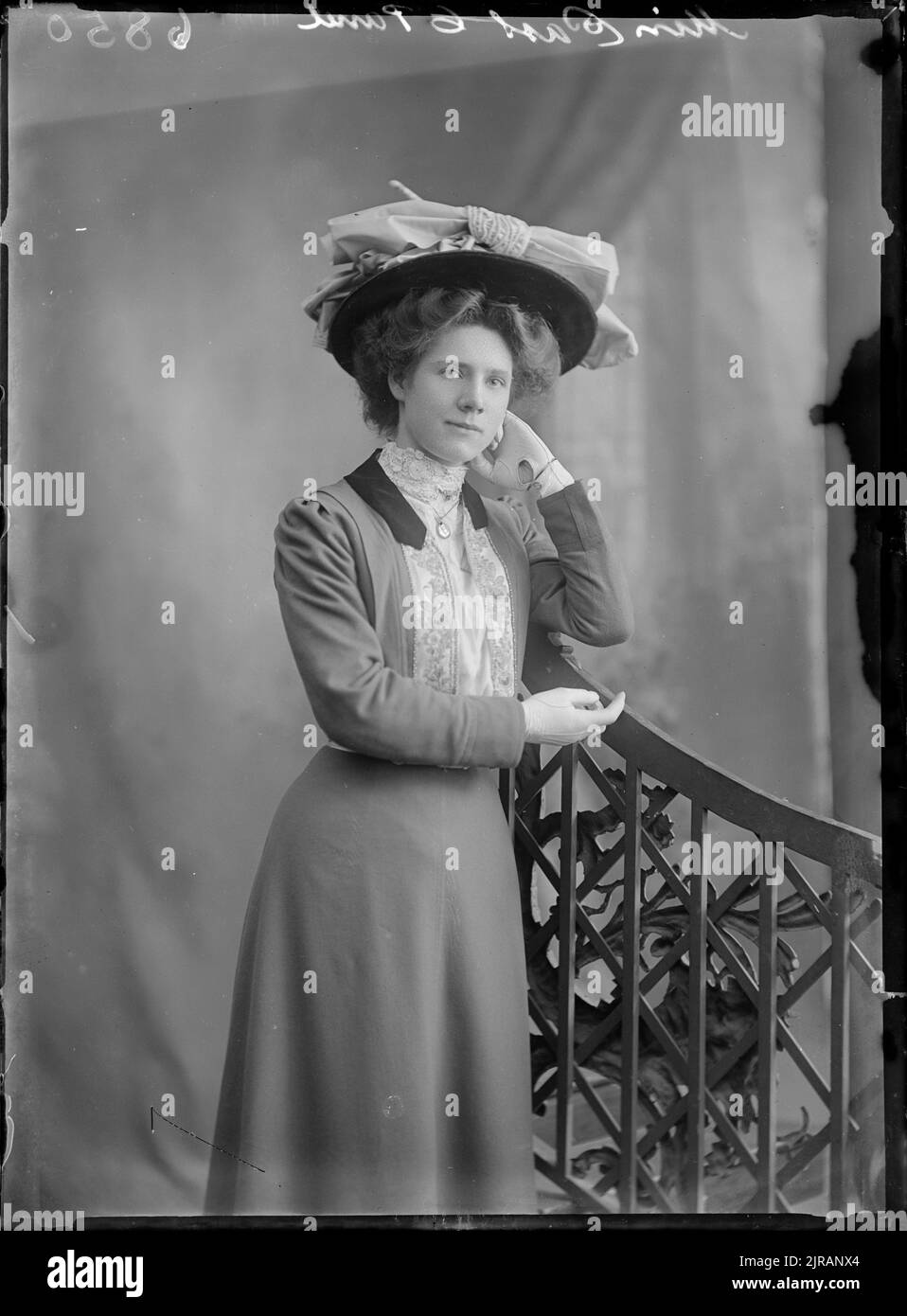 Miss east 6 panel miss east 6 panel hi-res stock photography and images ...