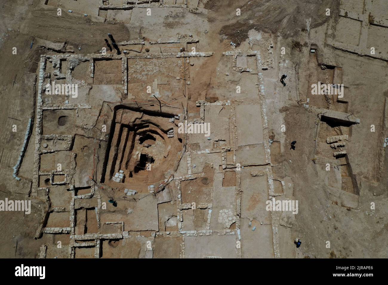 (220823) -- JERUSALEM, Aug. 23, 2022 (Xinhua) -- Aerial photo taken on ...