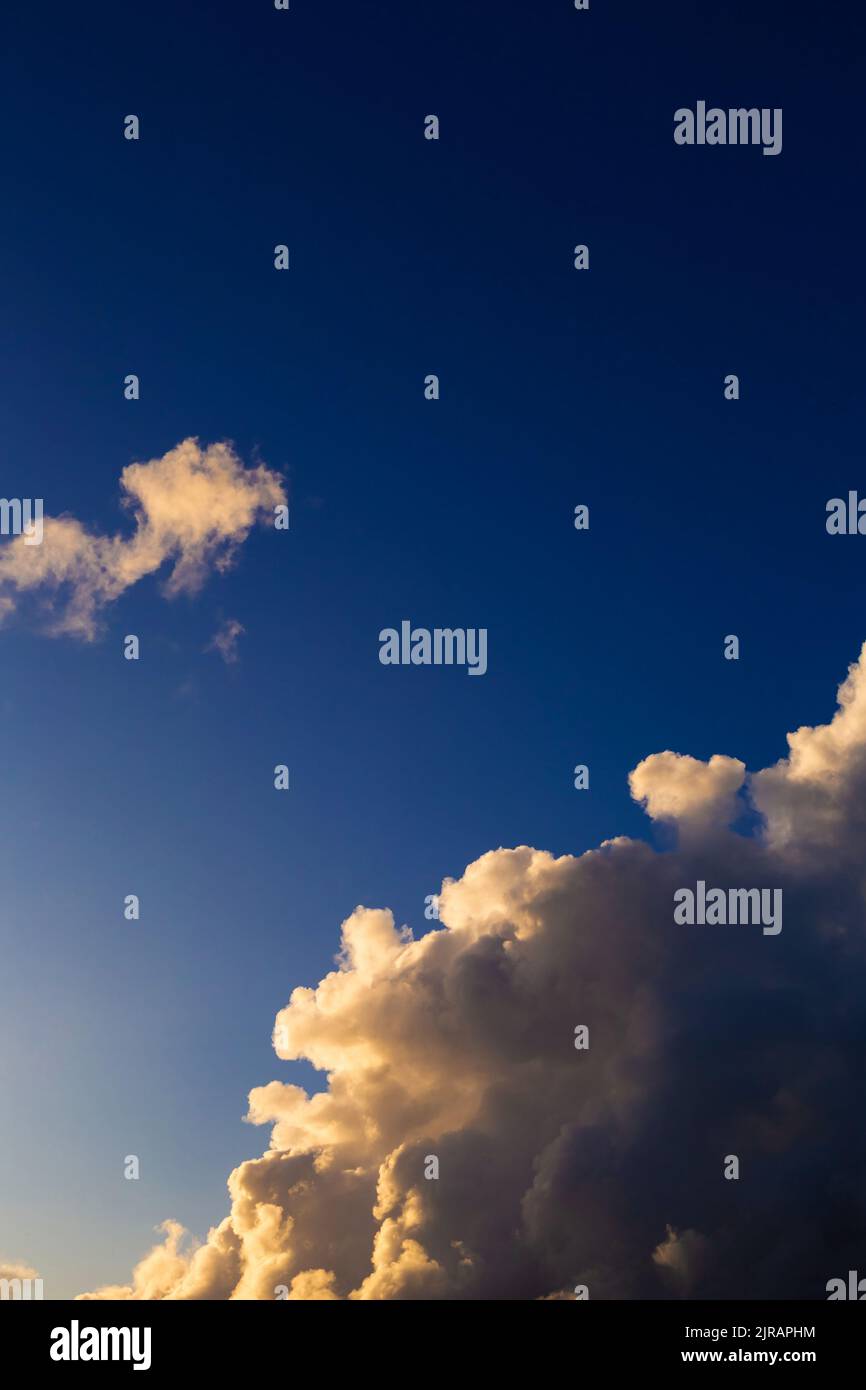 Cirrus and Stratus clouds in dramatic blue sky over Cape Town Stock ...