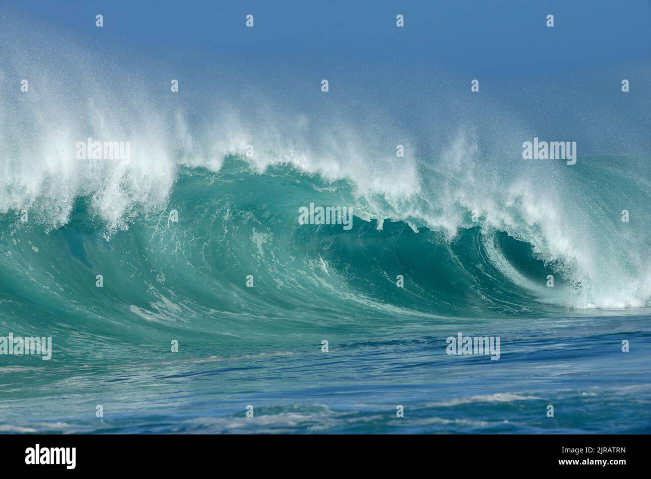 Large splashing breaking wave of Pacific Ocean Stock Photo - Alamy