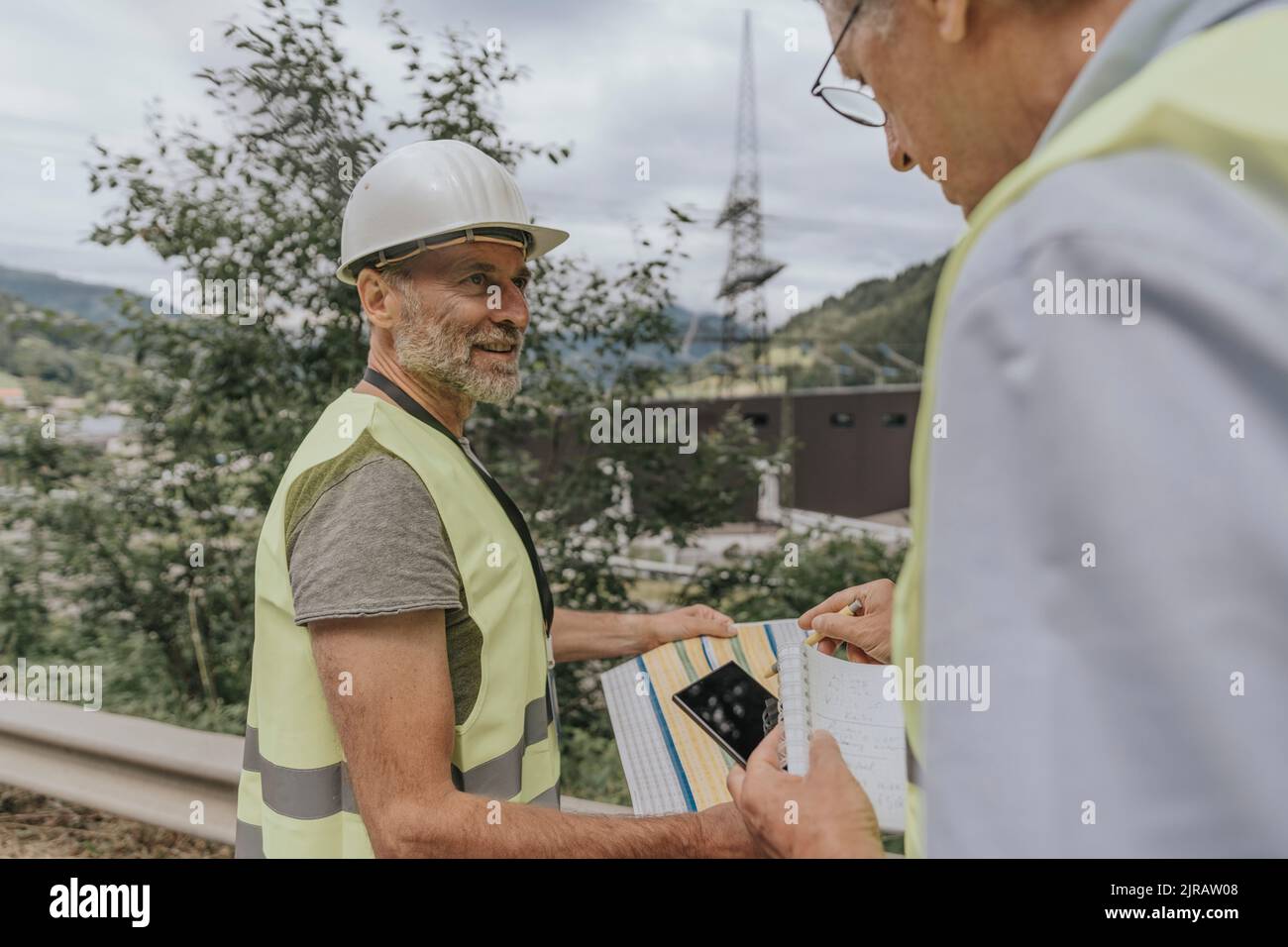 Plan discussion hi-res stock photography and images - Alamy