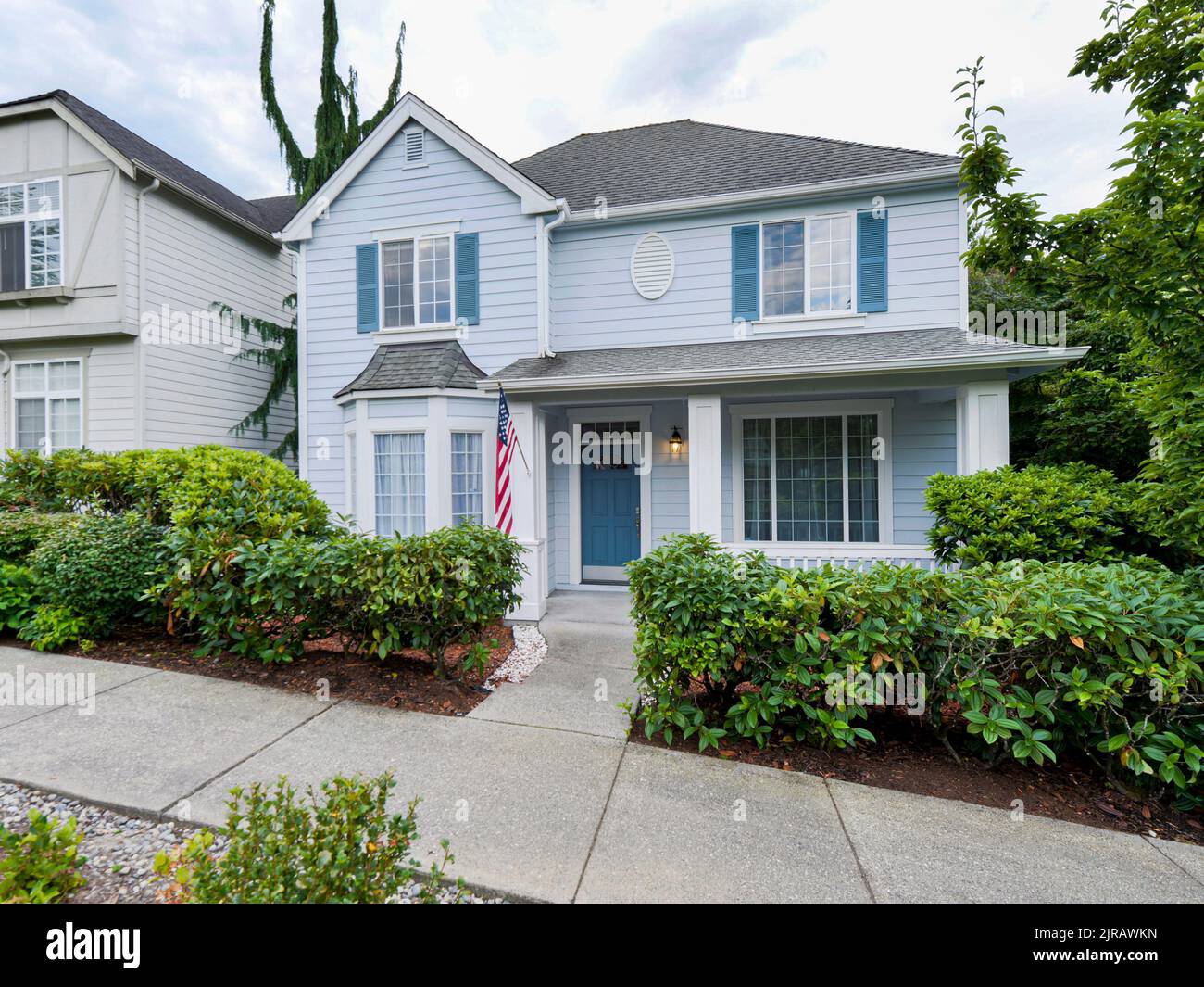 Modern residential front exterior Stock Photo - Alamy