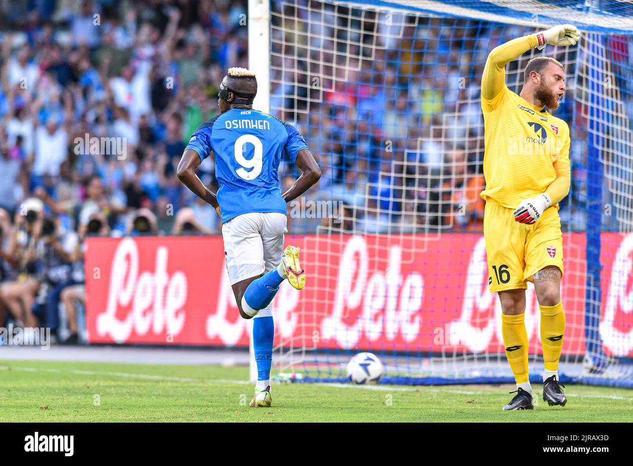 NAPLES, ITALY - AUGUST 21: Victor Osimhen of Napoli scores a goal ...