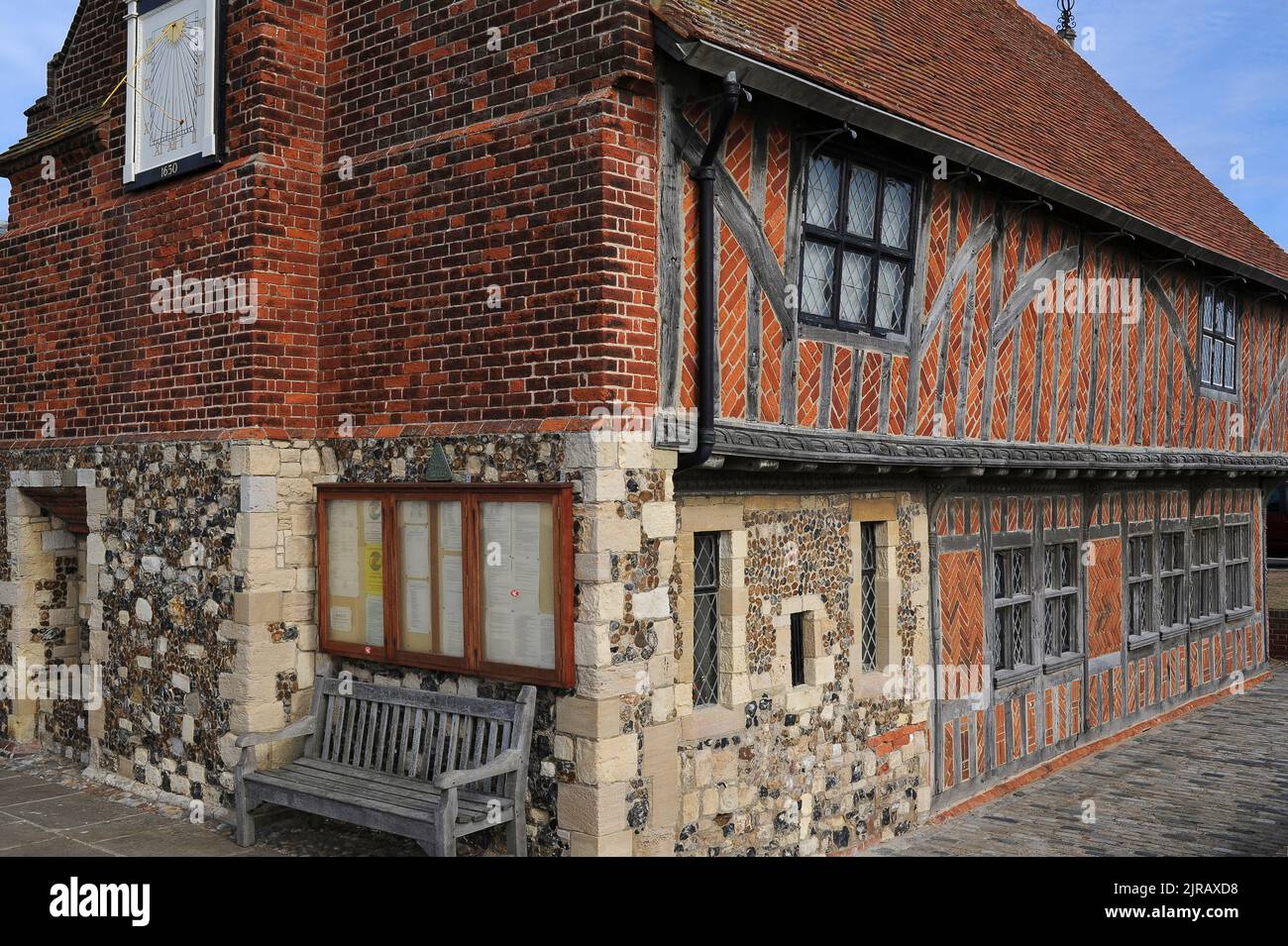 Brick nogging hi-res stock photography and images - Alamy