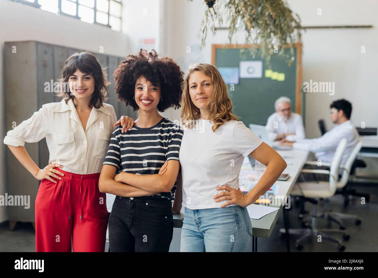 Multiracial work group hi-res stock photography and images - Alamy