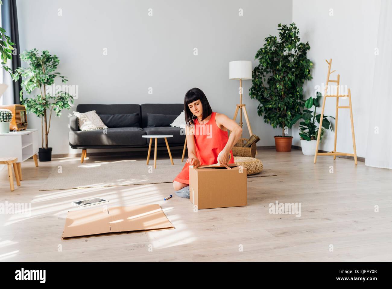 Packing boxes hi-res stock photography and images - Alamy