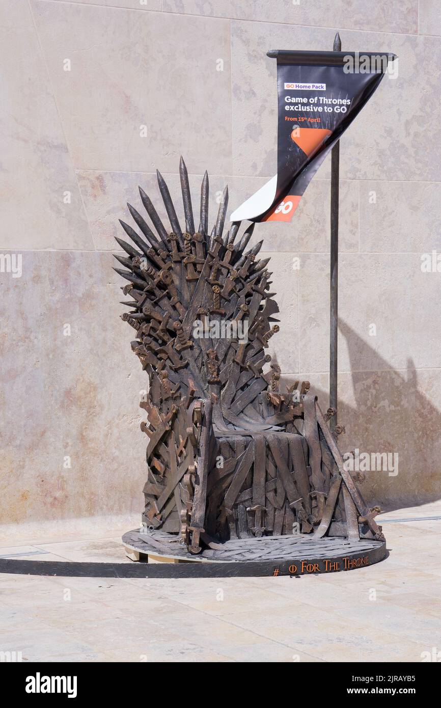 Crown game of thrones hi-res stock photography and images - Alamy