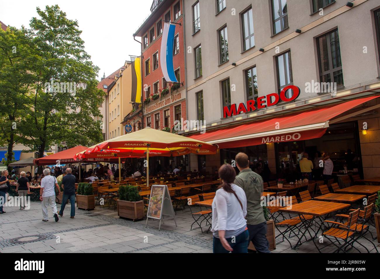 MAREDO fine dining steakhouse street restaurant in Munich to serve ...