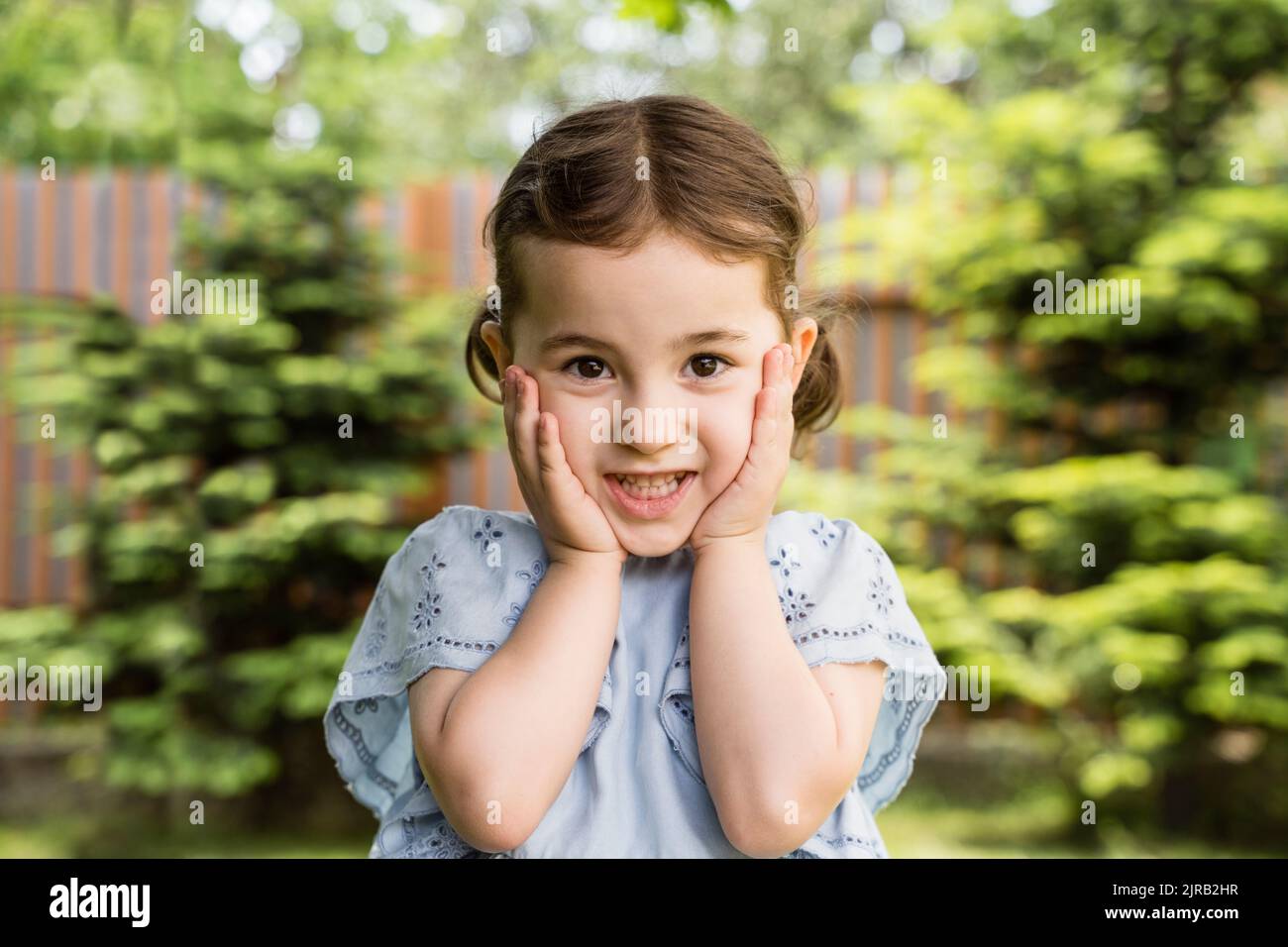 Front back view cute hi-res stock photography and images - Alamy