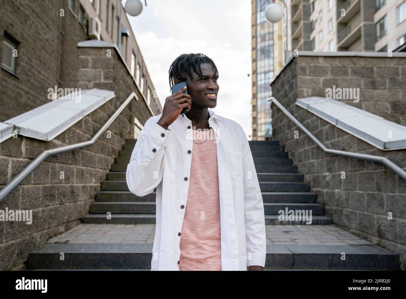 City phone call steps hi-res stock photography and images - Alamy