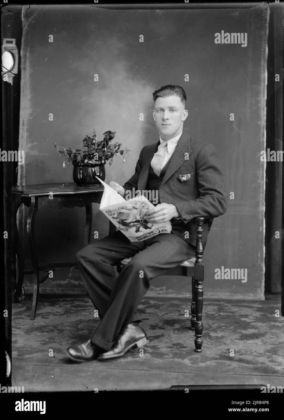 Mr Lowe 6 PC, circa 1920, Wellington, by Berry & Co Stock Photo - Alamy