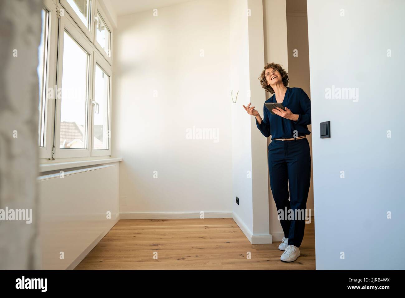 Real estate agent planning hi-res stock photography and images - Alamy